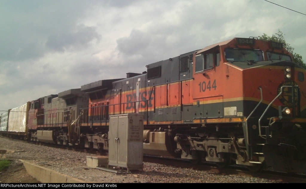 BNSF 1044